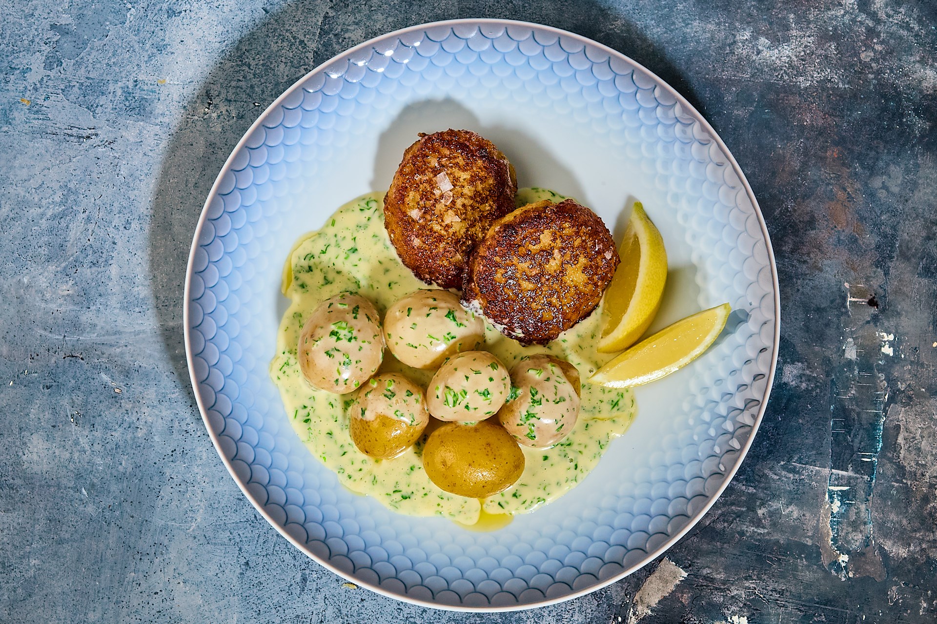 [punktform] Fiskefrikadeller med persillesovs - Opskrift fra Skagenfood.dk
