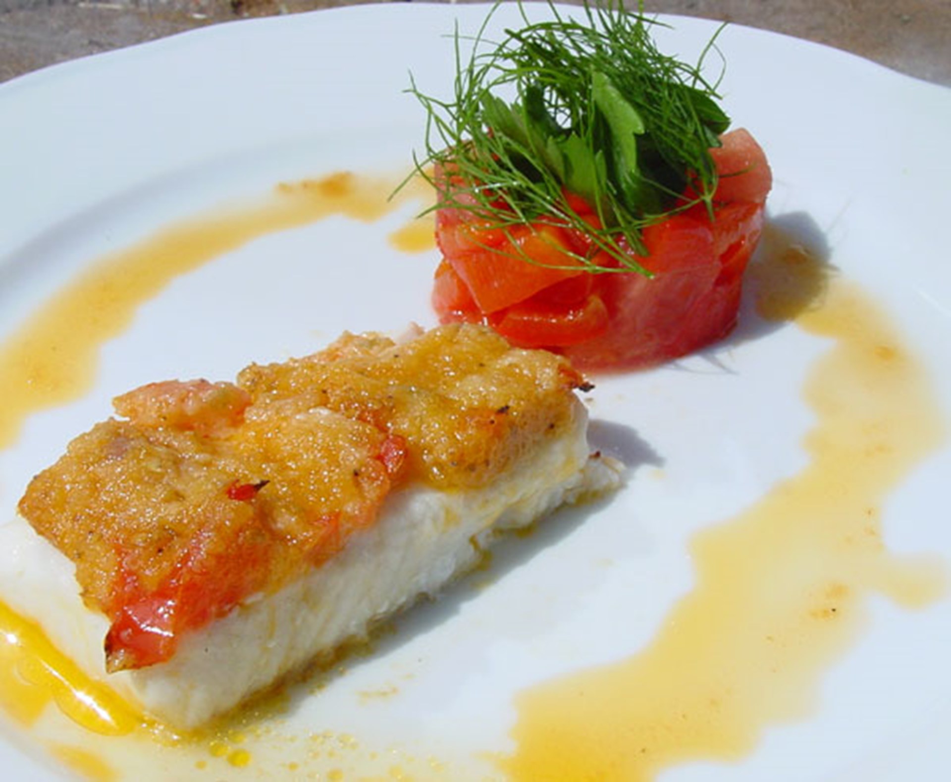 Ovnbagt filet royal af kuller med tomatsmør og peber/tomatkompot ...