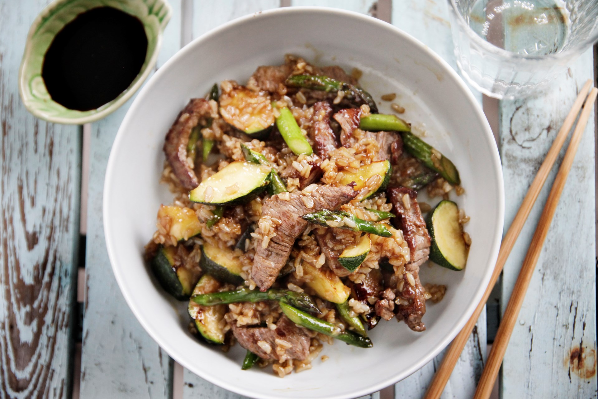 Grønne stegte ris med okse og Hoisin-sauce - Opskrift fra Skagenfood.dk