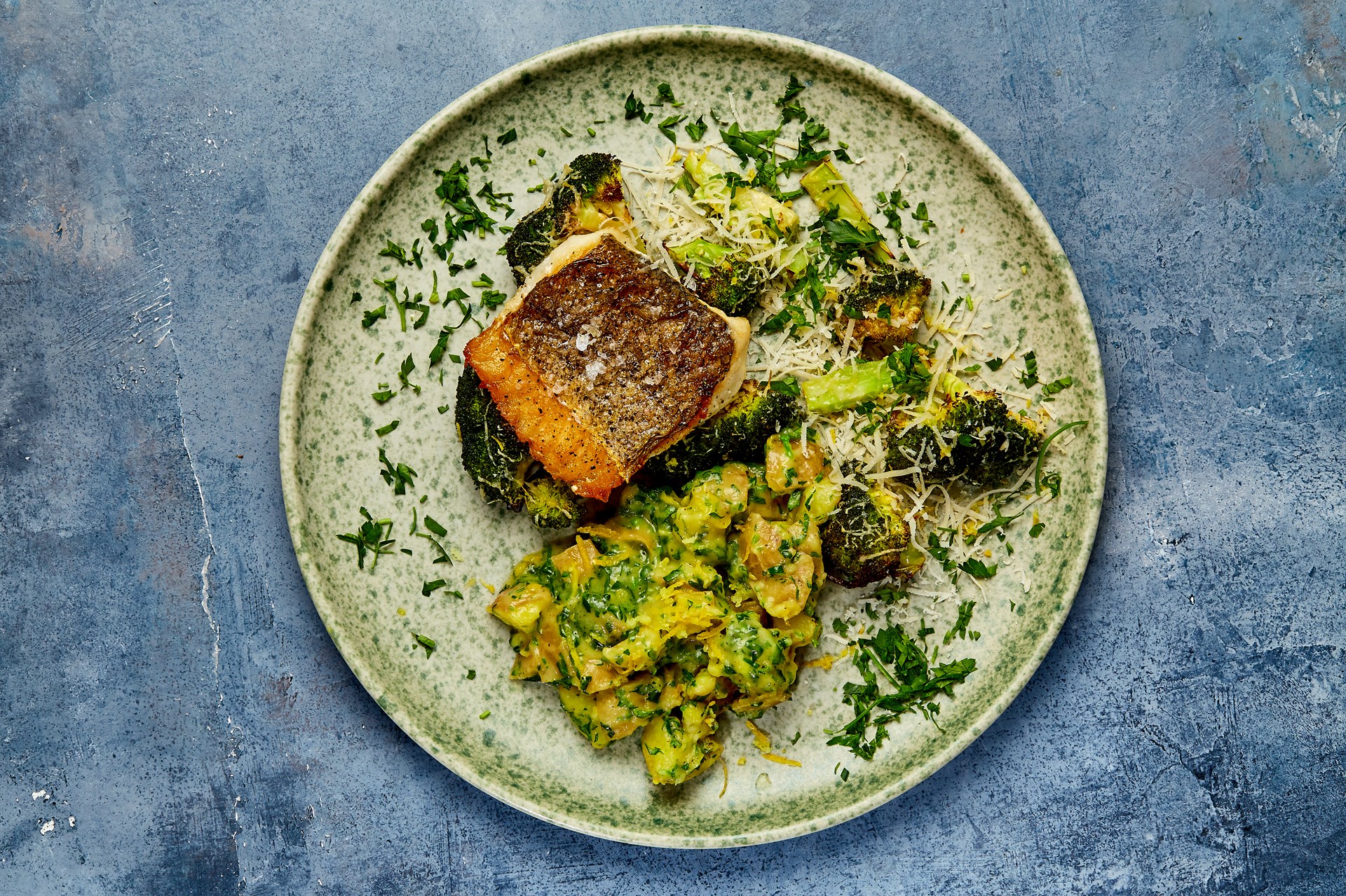 Bagt kulmule med stegt broccoli med citron, hvidløg og parmesan dertil ... Bagt kulmule med stegt broccoli med citron, hvidløg og parmesan dertil ...