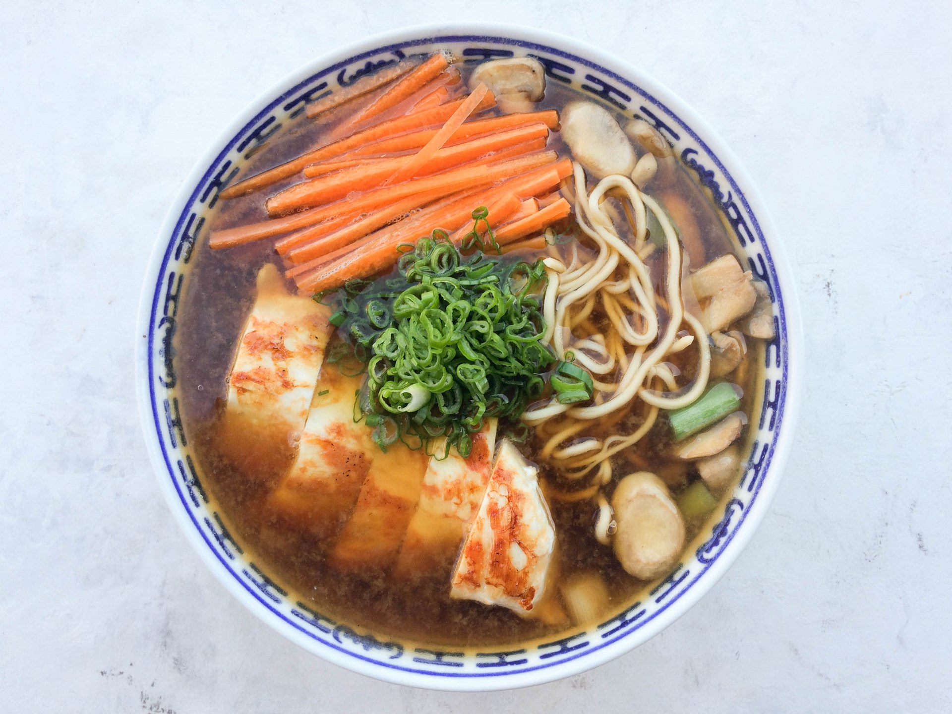 Ramen med svampe og kylling - Opskrift fra Skagenfood.dk
