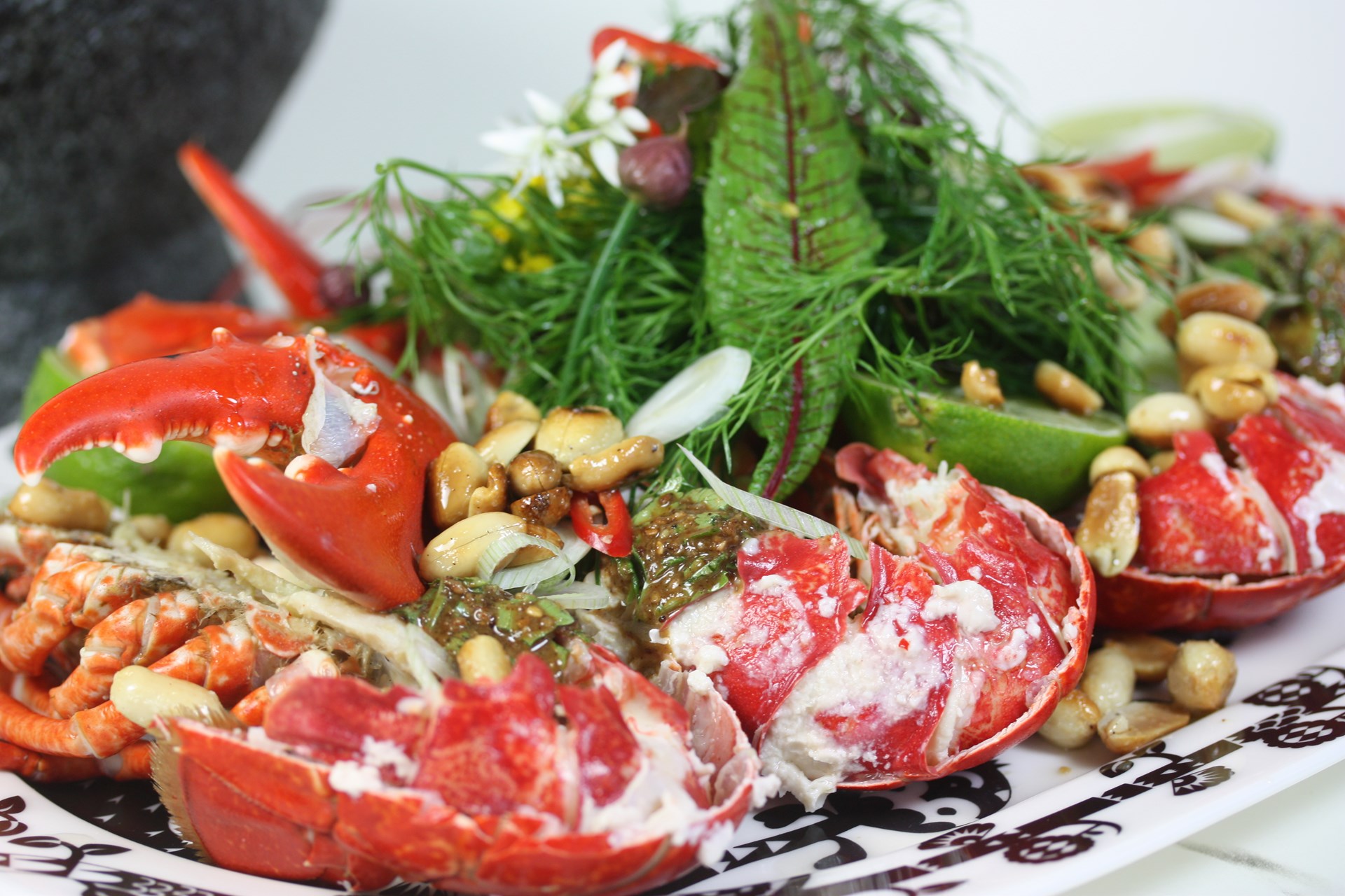 ½ hummer au naturel med gomadressing - Opskrift fra Skagenfood.dk