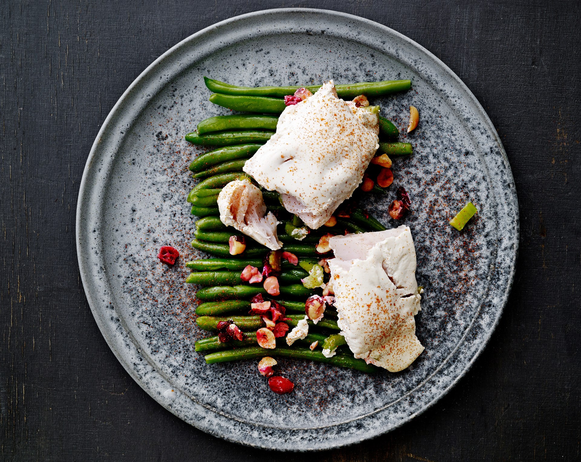 Kuller med nødder, bær og grønne bønner - Opskrift fra Skagenfood.dk