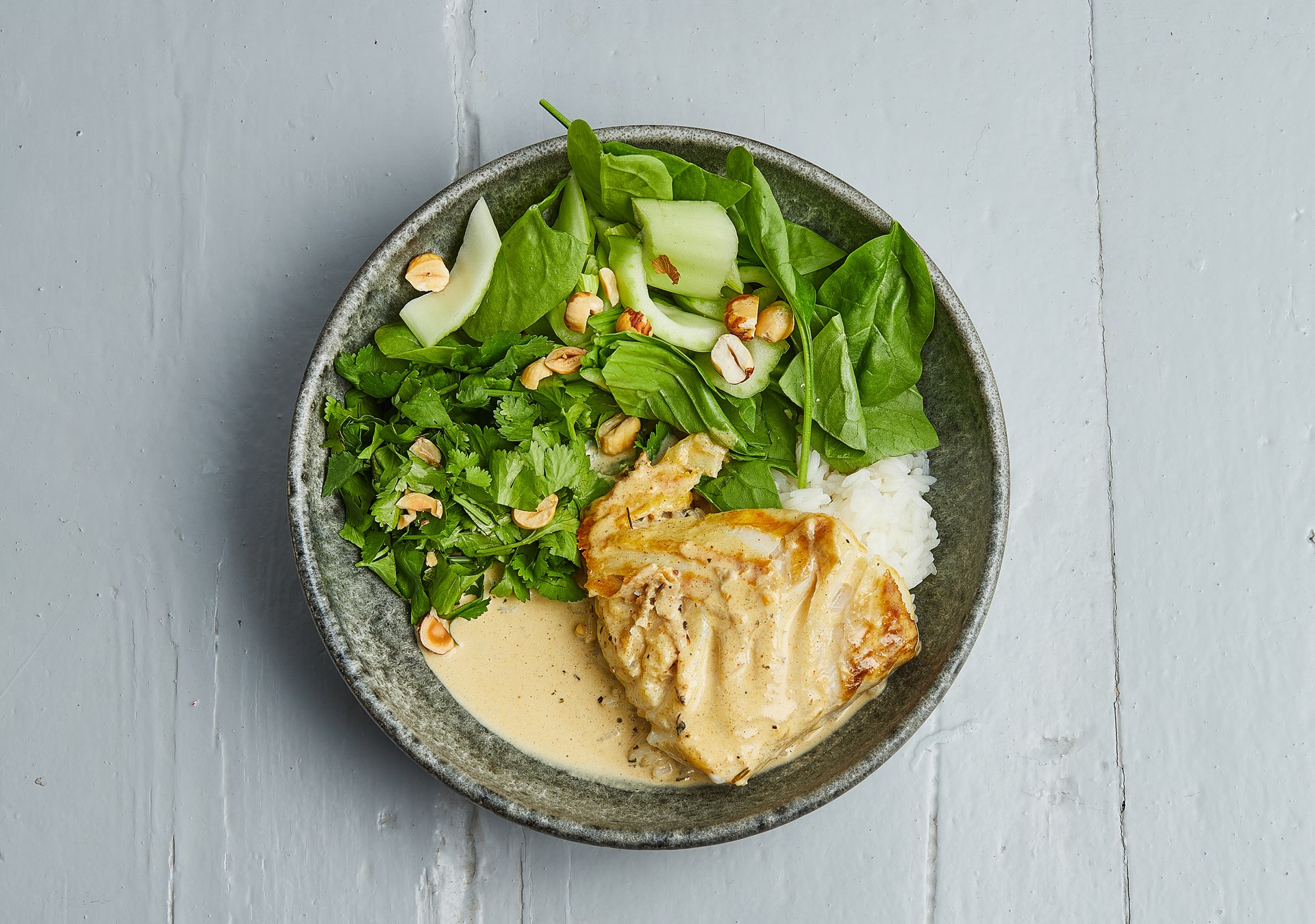 Stegt kuller i karry med ris, babyspinat og pak choy - Opskrift fra ...