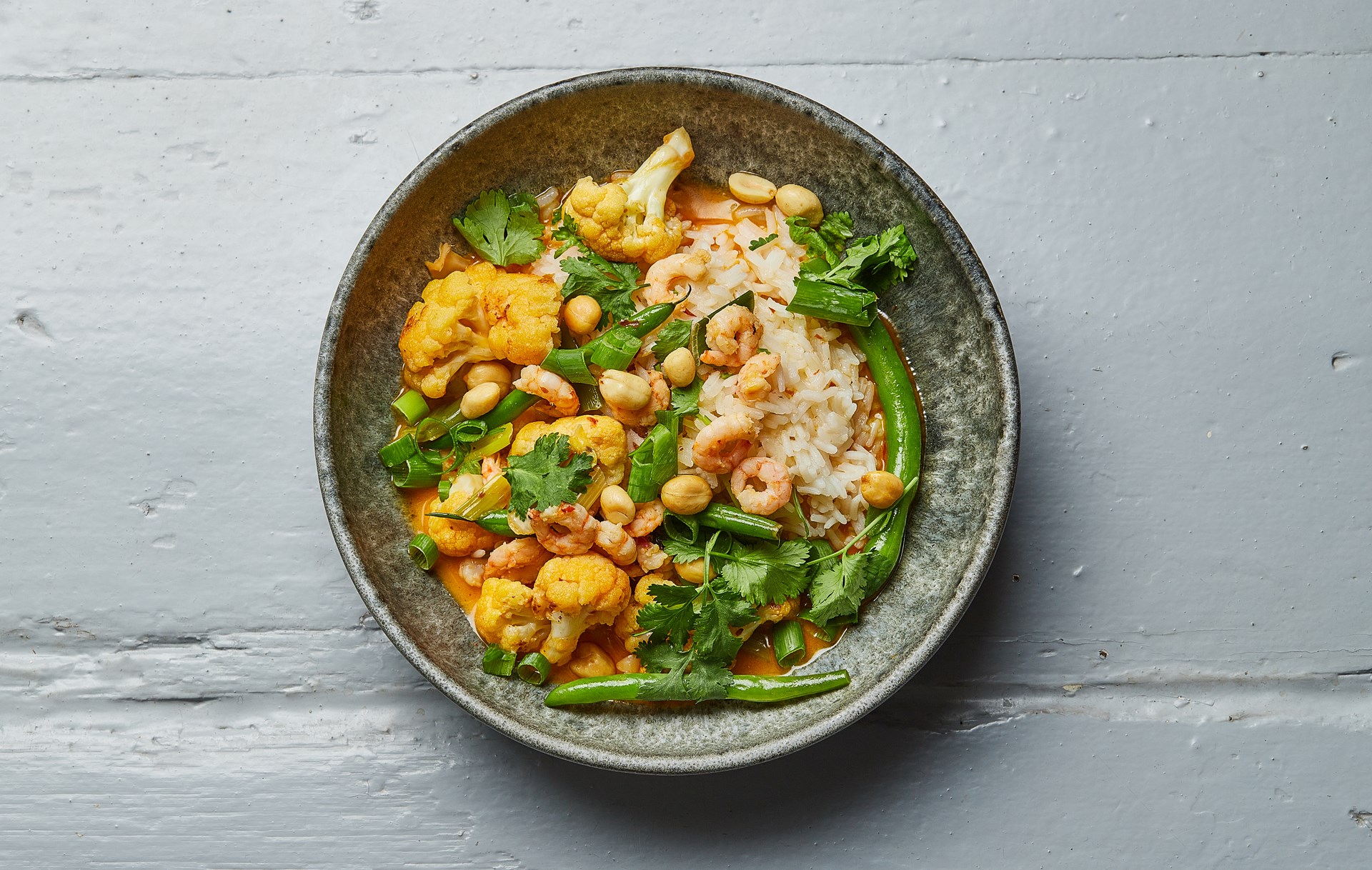 Rød karry med rejer og blomkål - Opskrift fra Skagenfood.dk