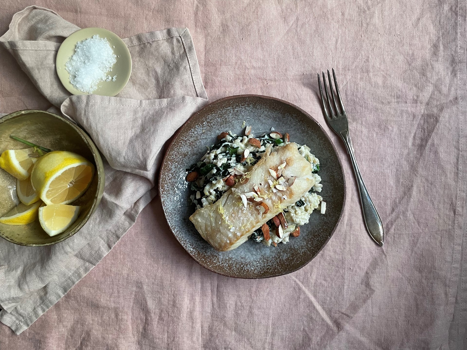 Bygotto med torsk, kål og mandler - Opskrift fra Skagenfood.dk