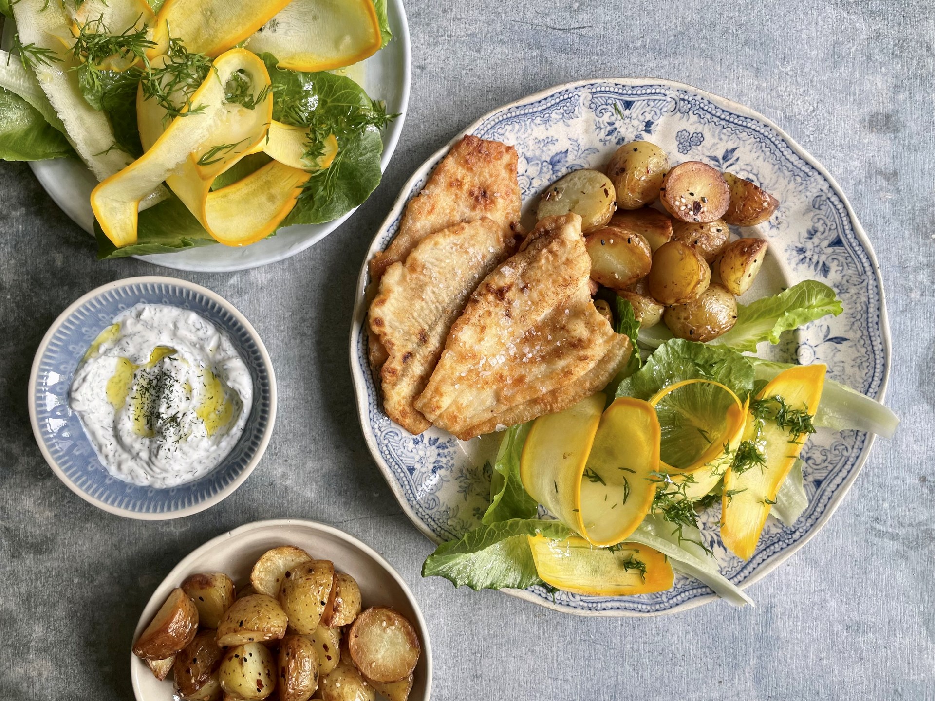 Fiskefilet med dildcreme, citron-squash og ristede kartofler - Opskrift ...